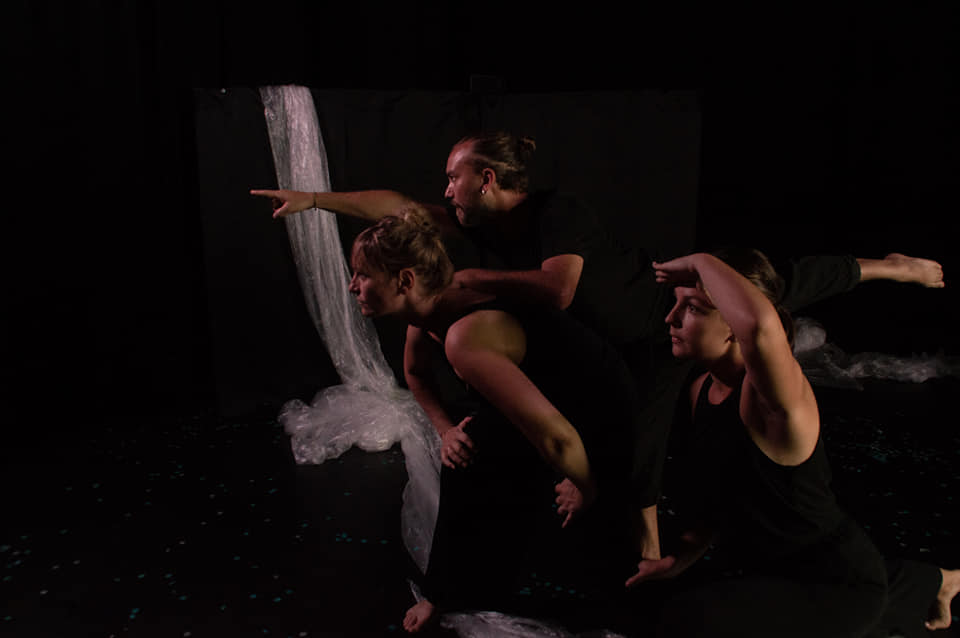 CIE SIX PIEDS "FLOTS" - Figures Libres