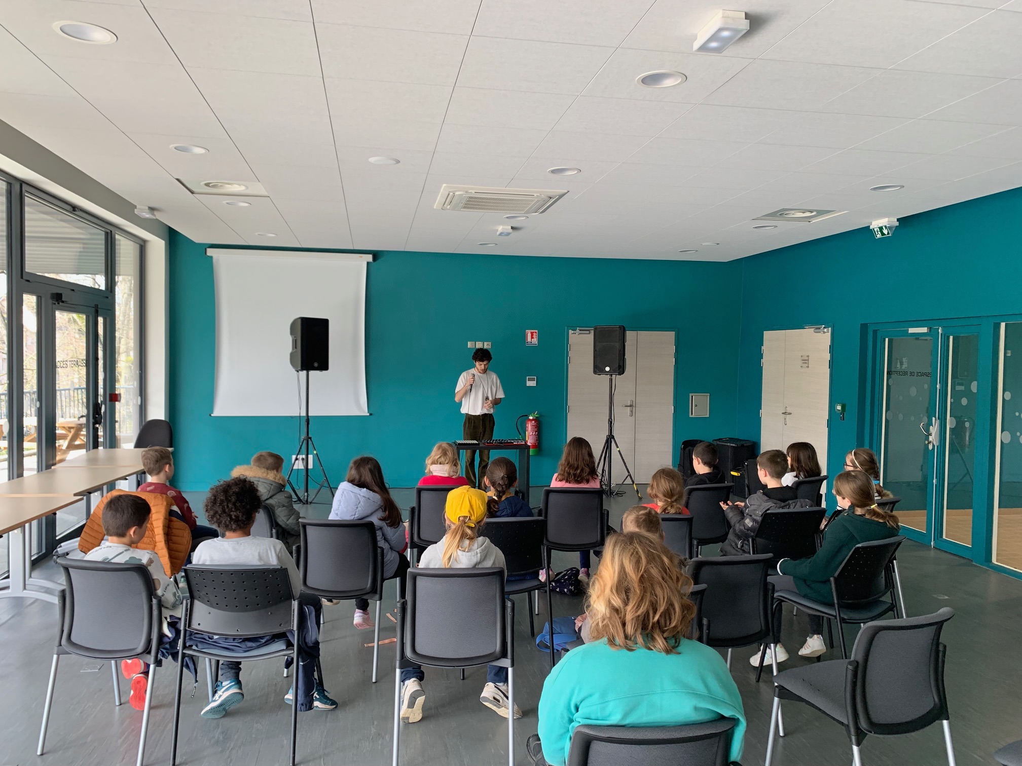 “Un artiste dans ma classe” ALKE (2024) - Figures Libres